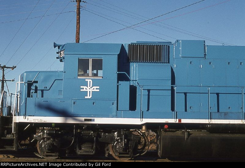 B&M 203(GP38-2)